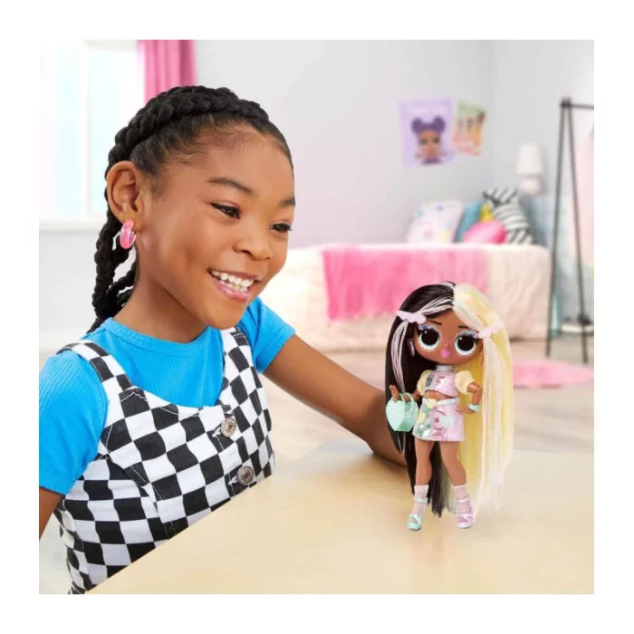 LOL Surprise Tweens Serie 4 Fashion Doll DARCY BLUSH